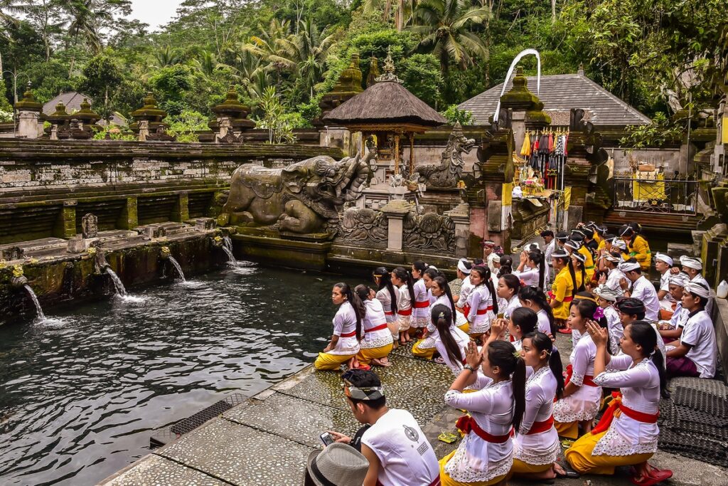 Tirta Empul Temple: Bali's Holy Water Shrine and Ritualistic Traditions ...